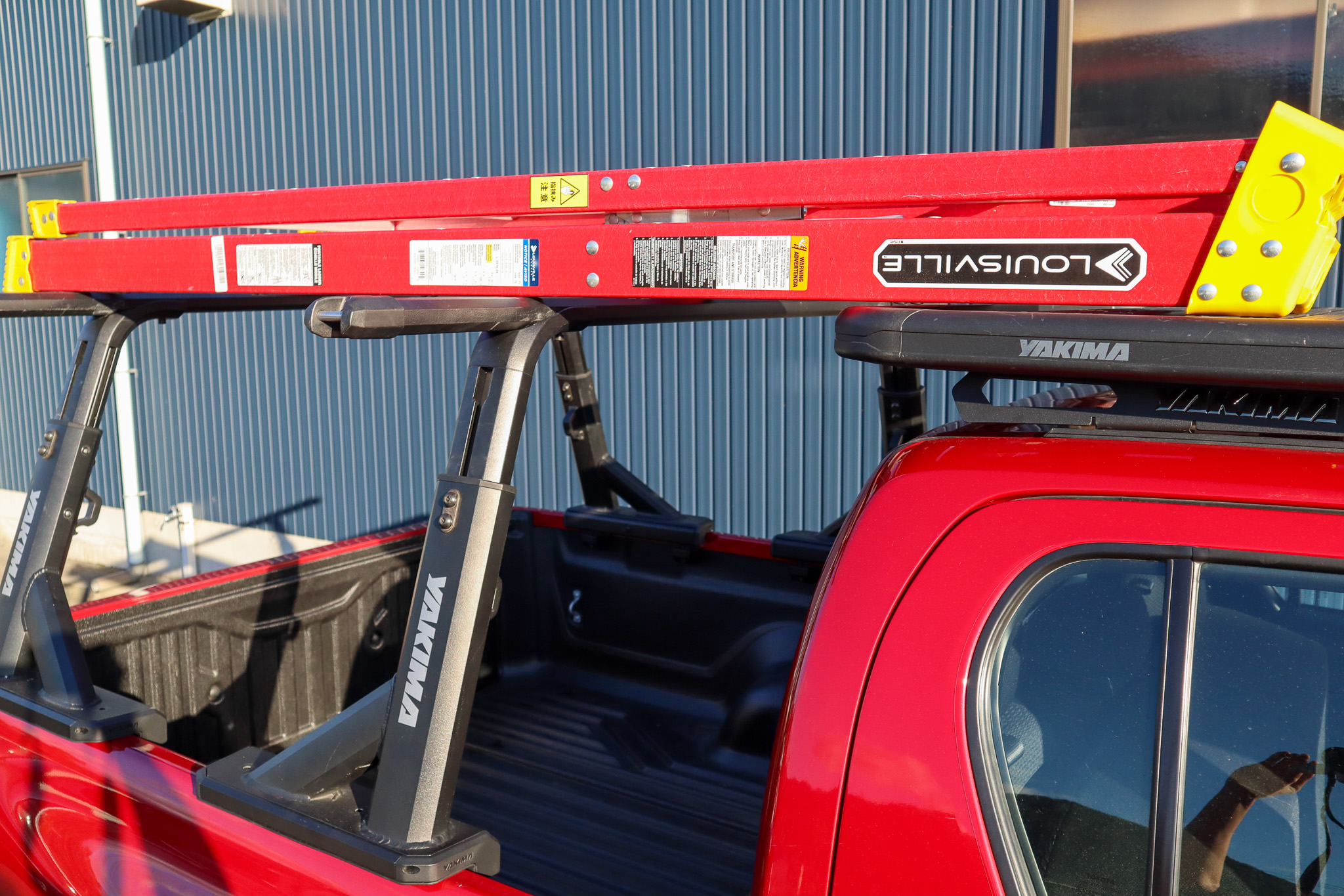 TOYOTA HILUXに YAKIMA オーバーハウルHDを紹介 | 商品情報 | ブログ | オートプロズ | YAKIMA